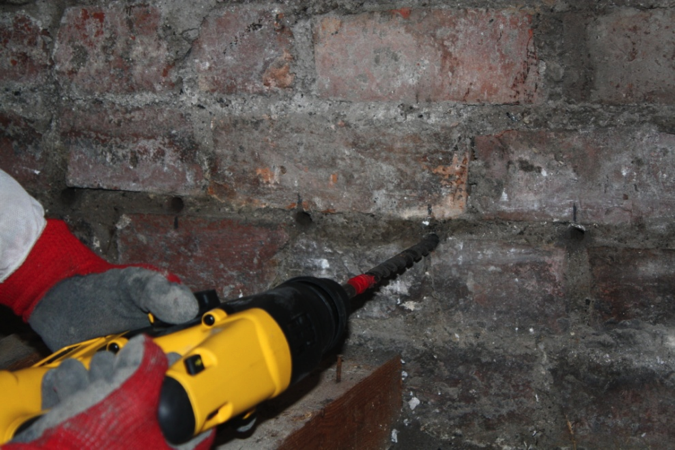 How To Use Damp Proofing Cream to Treat Rising Damp